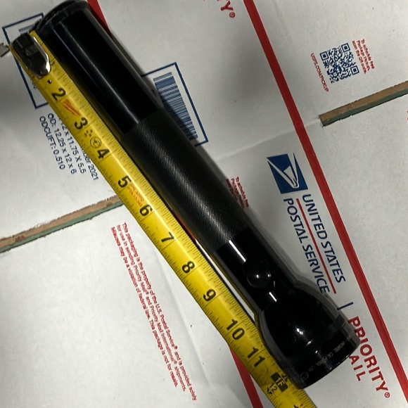 maglite | Other | Maglite Mag Instrument Black Metal Flashlight 2 Works ...